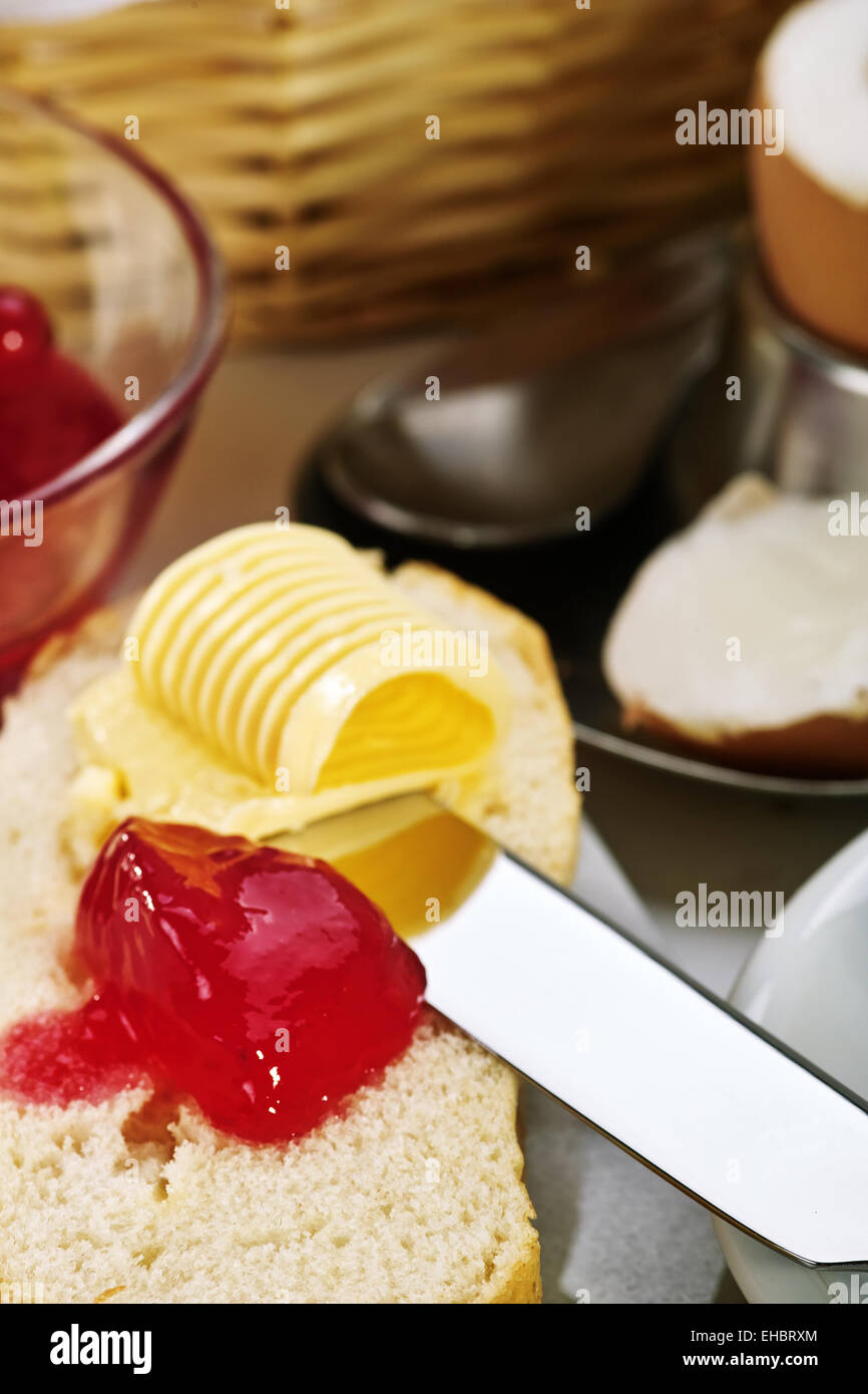 Brotchen korb hi-res stock photography and images - Alamy