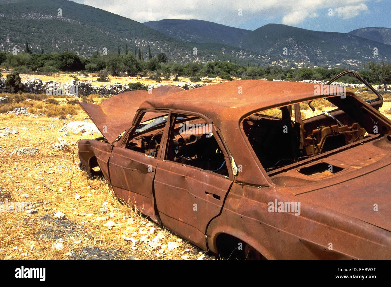 Car wrack hi-res stock photography and images - Alamy