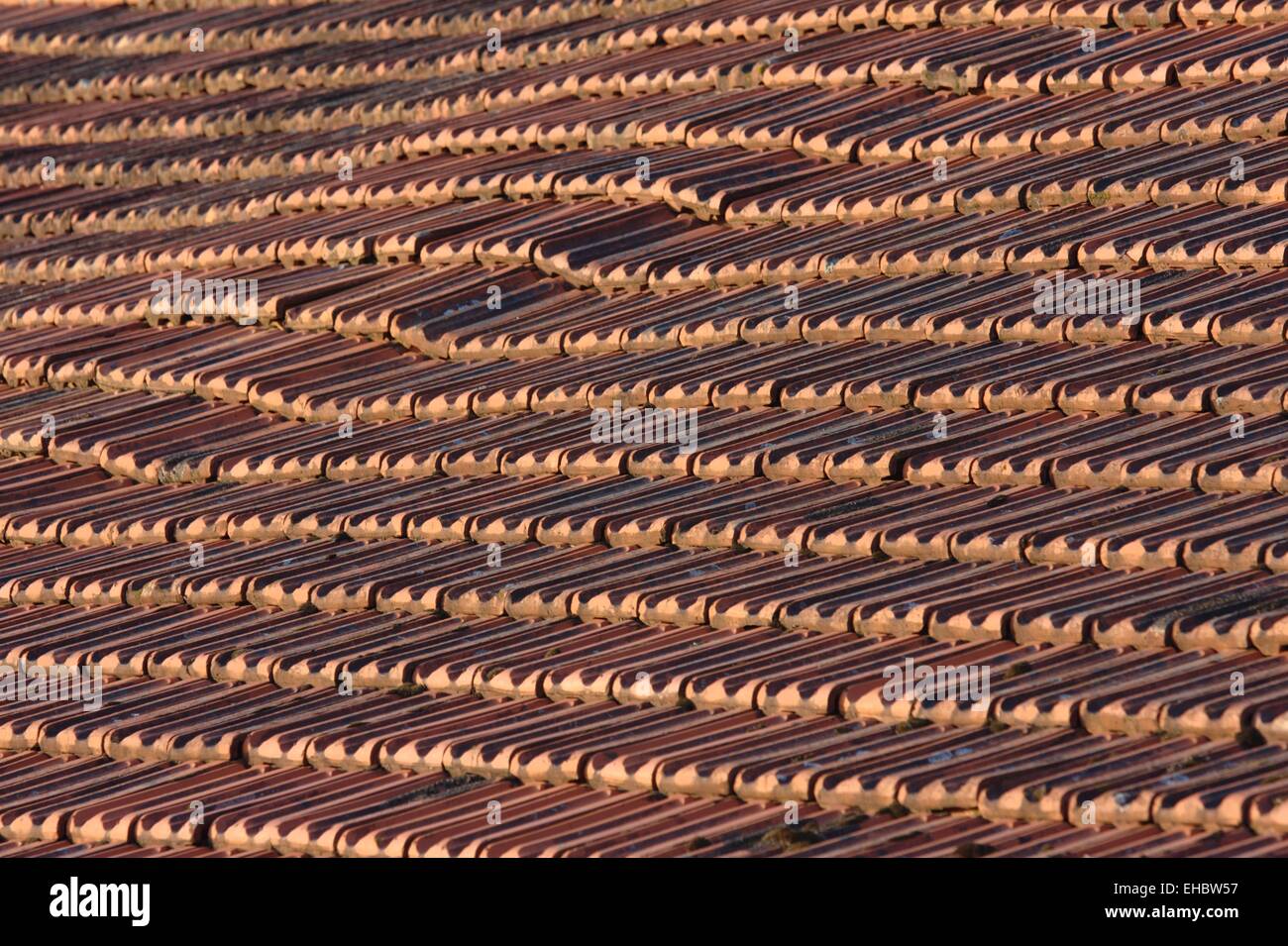 Tiles curve roof hi-res stock photography and images - Alamy