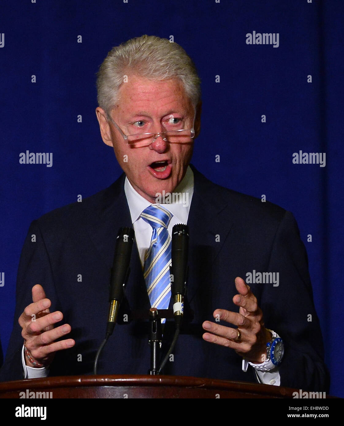 Bill Clinton speaks at a campaign rally for Florida gubernatorial ...
