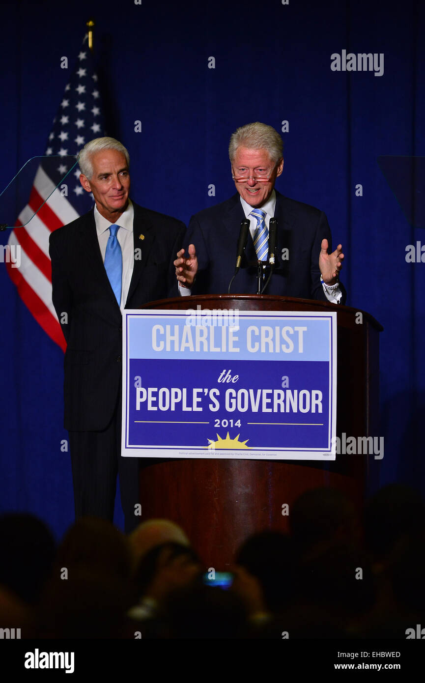 Bill Clinton speaks at a campaign rally for Florida gubernatorial ...