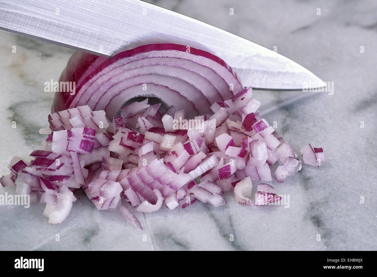 cutting red onion Stock Photo - Alamy