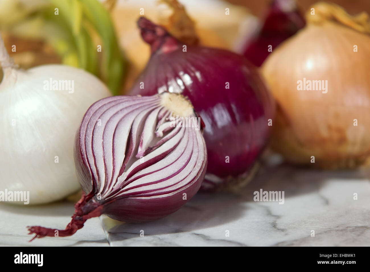 Halved red onion hi-res stock photography and images - Alamy