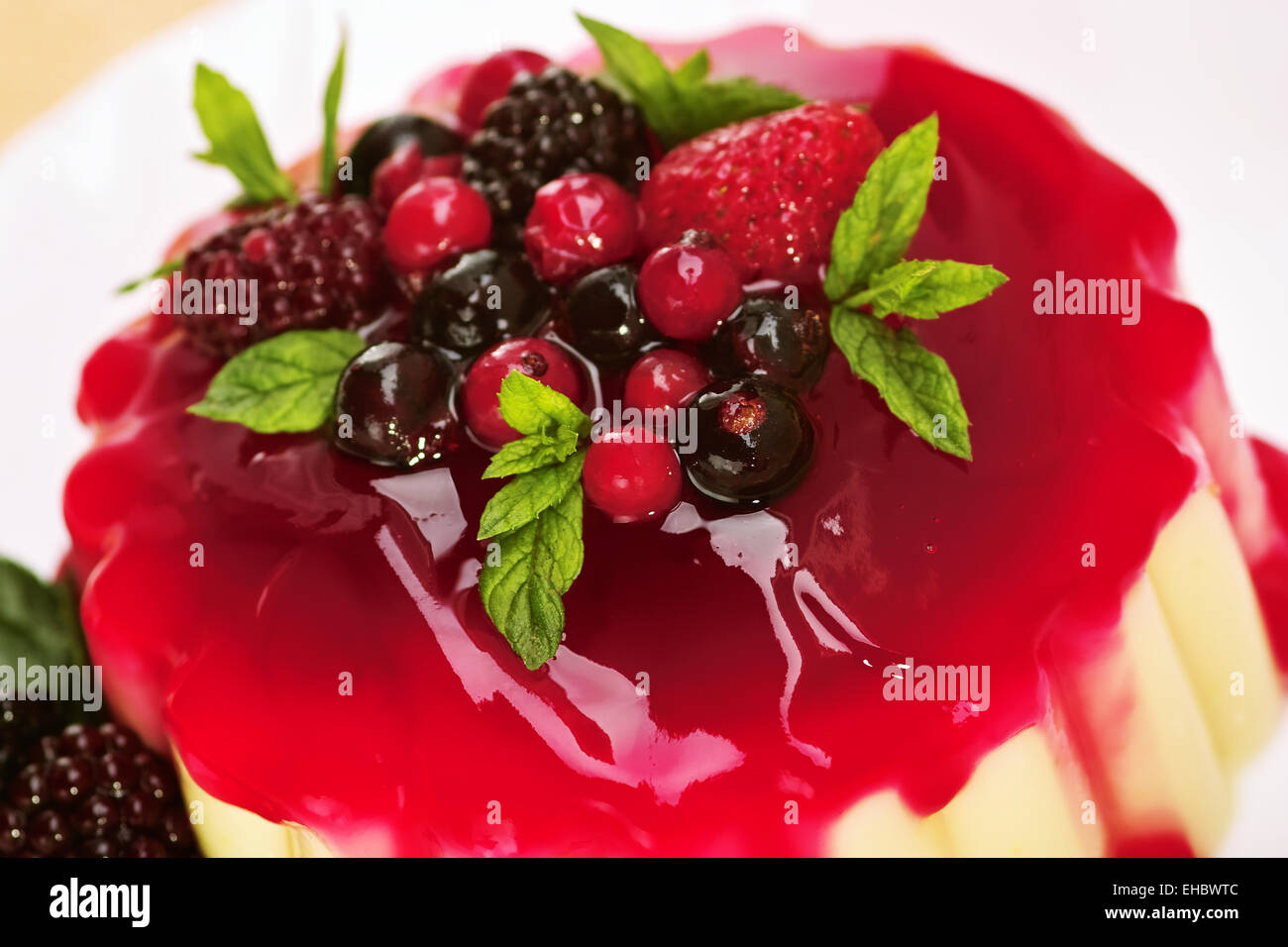Vanillepudding gelb hi-res stock photography and images - Alamy