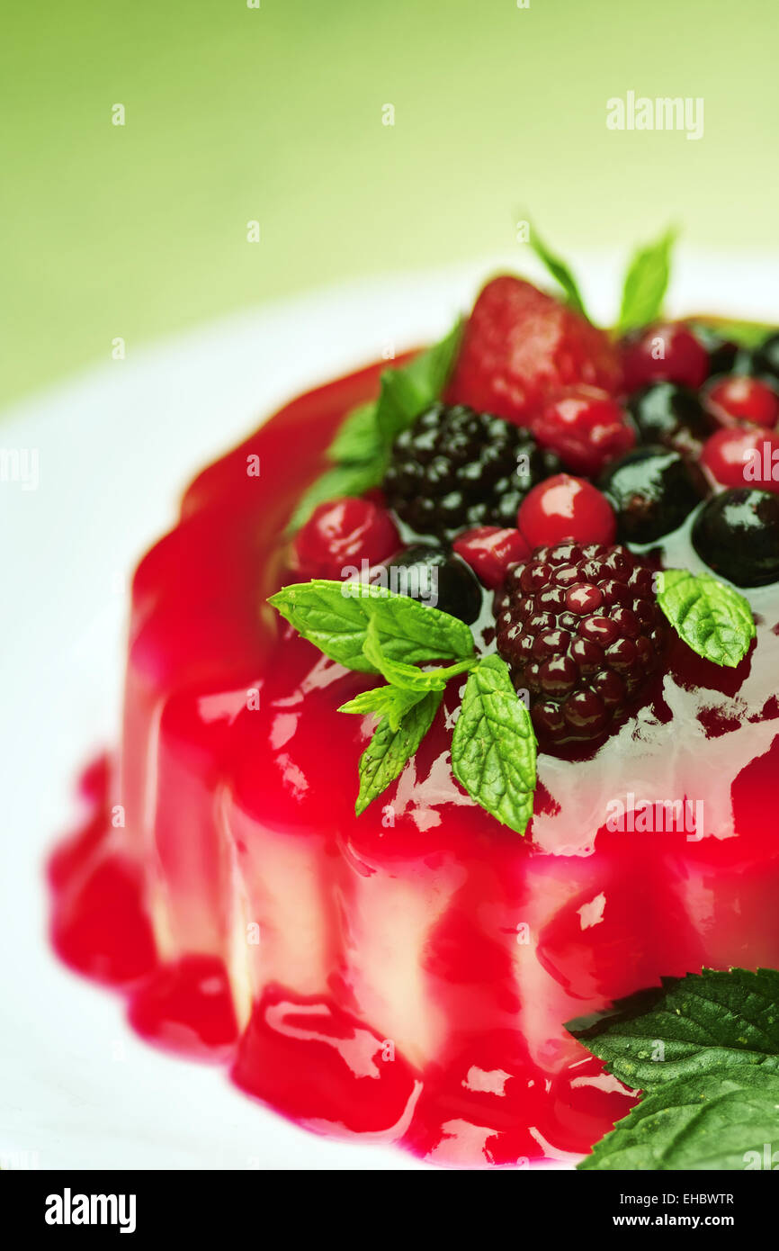 Vanillepudding gelb hi-res stock photography and images - Alamy