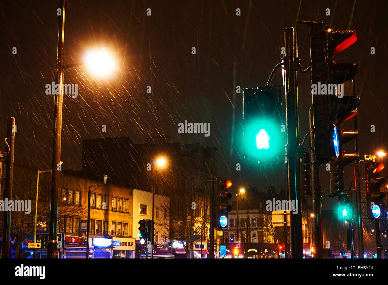 Sleet london hi-res stock photography and images - Alamy