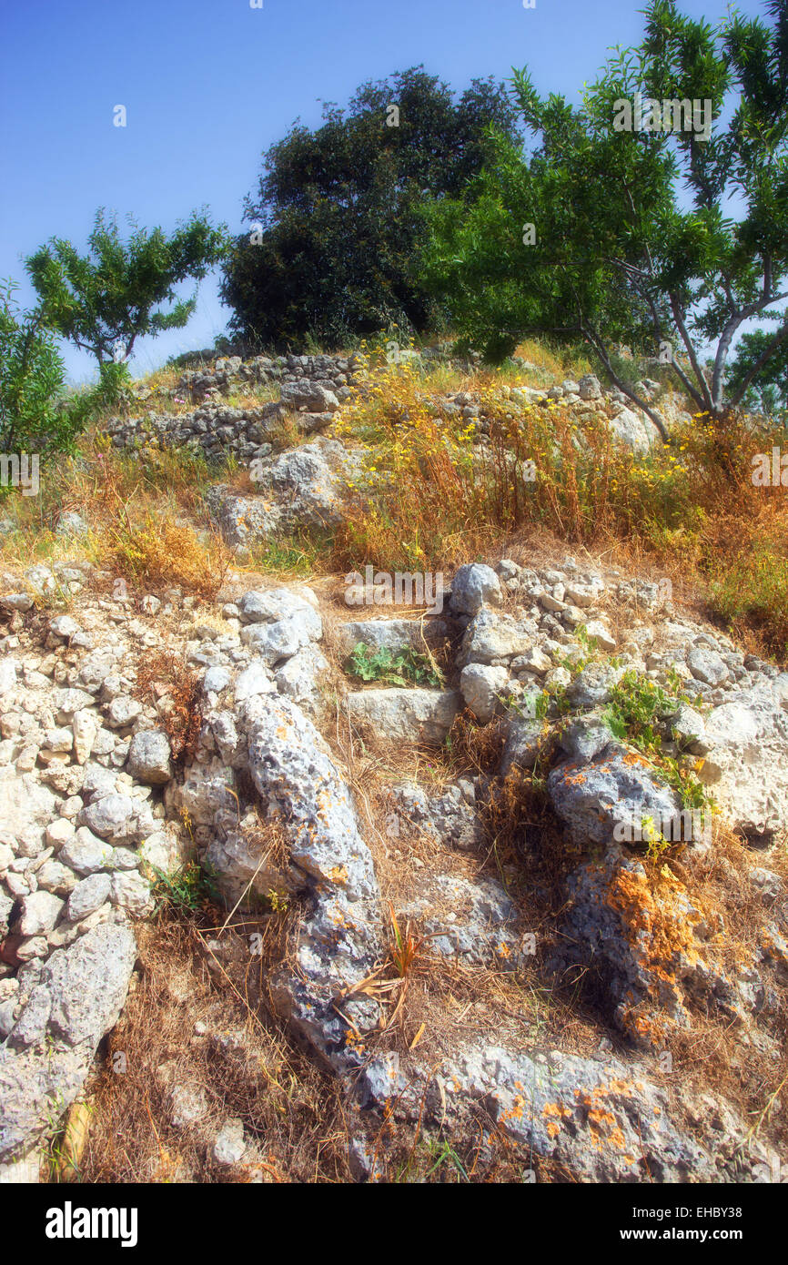 Cerumbelle prehistoric pyramid and altar in Sicily Stock Photo - Alamy