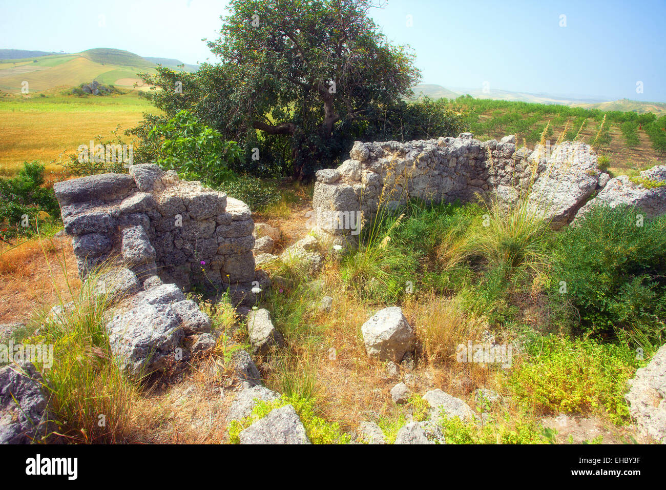 Cerumbelle prehistoric pyramid and altar in Sicily Stock Photo - Alamy