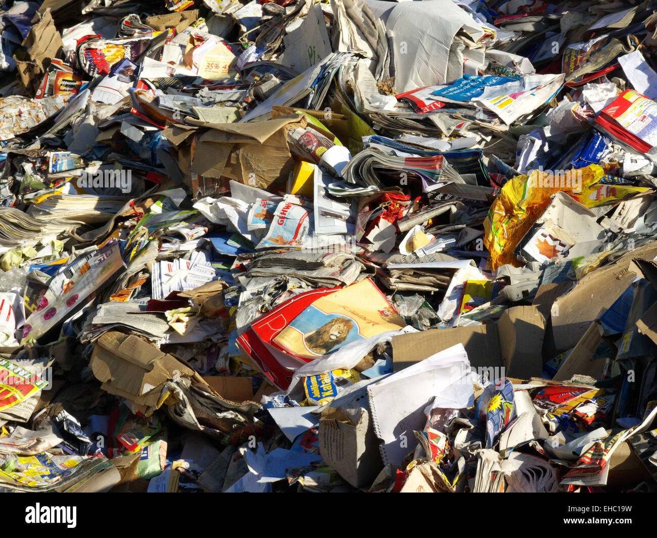 Coloured paper pile hi-res stock photography and images - Alamy