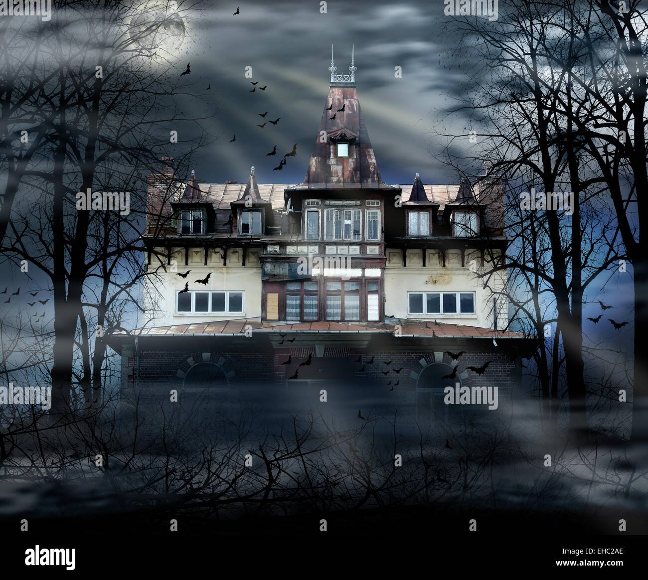 Haunted house with dark scary horror atmosphere Stock Photo - Alamy