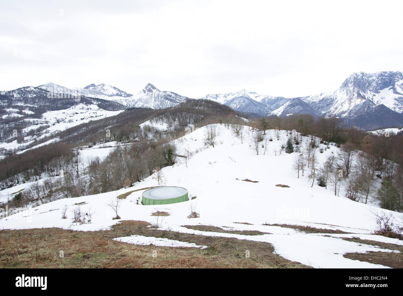 Frozen water tank Stock Photo - Alamy