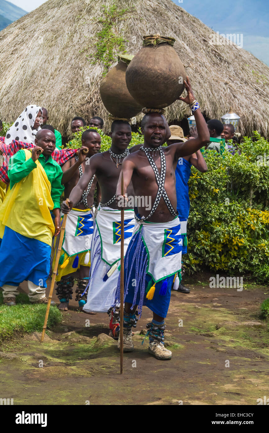 MUSANZE, RWANDA - NOVEMBER 5, 2013: Tribal Dancers of the Batwa Tribe ...