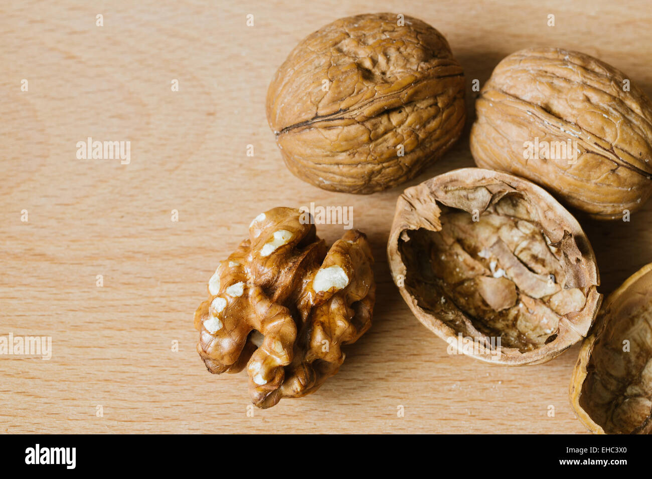 Walnuts kernel hi-res stock photography and images - Alamy