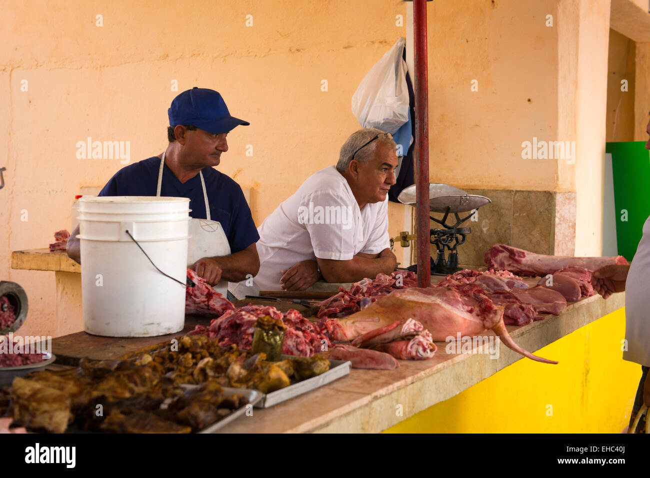 Cuban shopping mall hi-res stock photography and images - Alamy