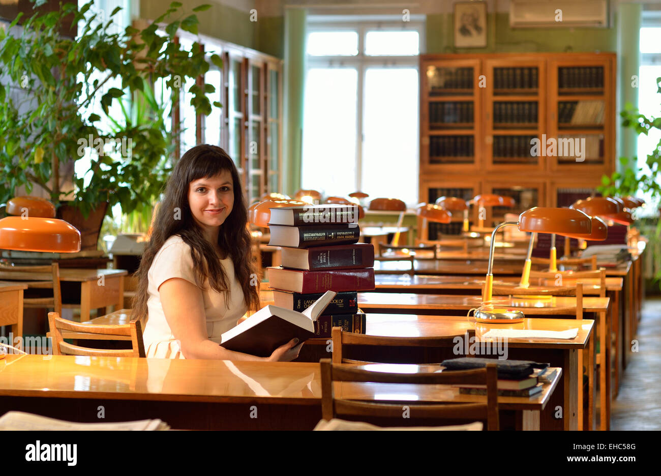 Reading tables hi-res stock photography and images - Alamy