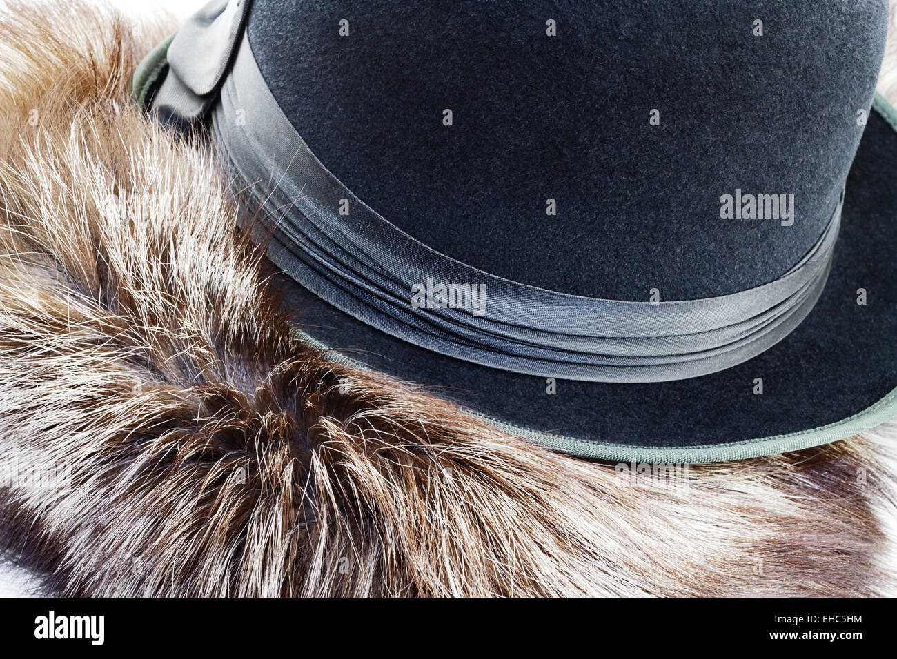 Silver bow historical hi-res stock photography and images - Alamy