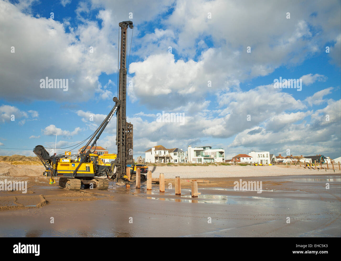 Pile driving hi-res stock photography and images - Alamy
