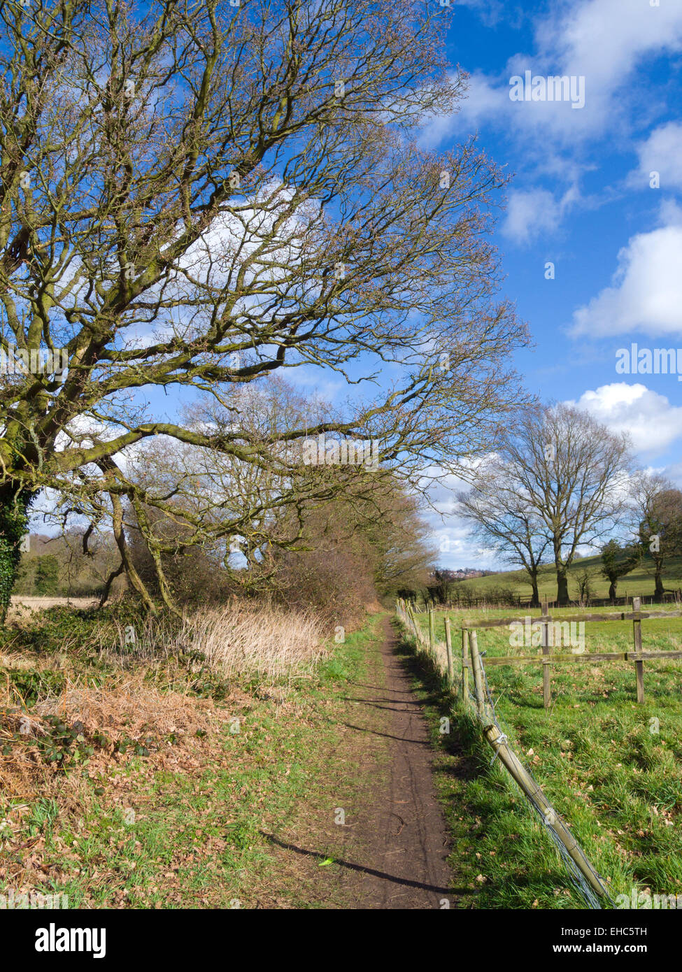 Public right of way footpath hi-res stock photography and images - Alamy