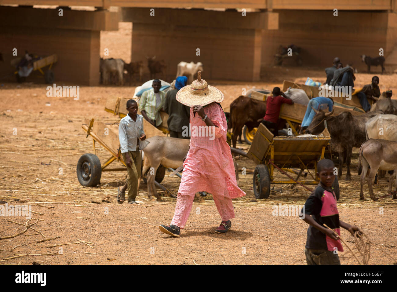 African cattle market hi-res stock photography and images - Alamy