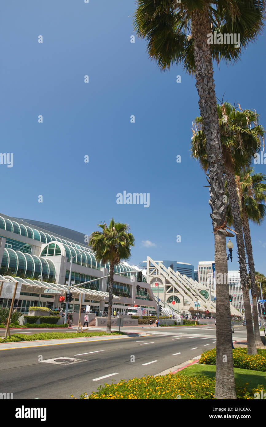 CONVENTION CENTER (©ARTHUR ERICKSON 1989) MARINA DISTRICT DOWNTOWN SAN ...