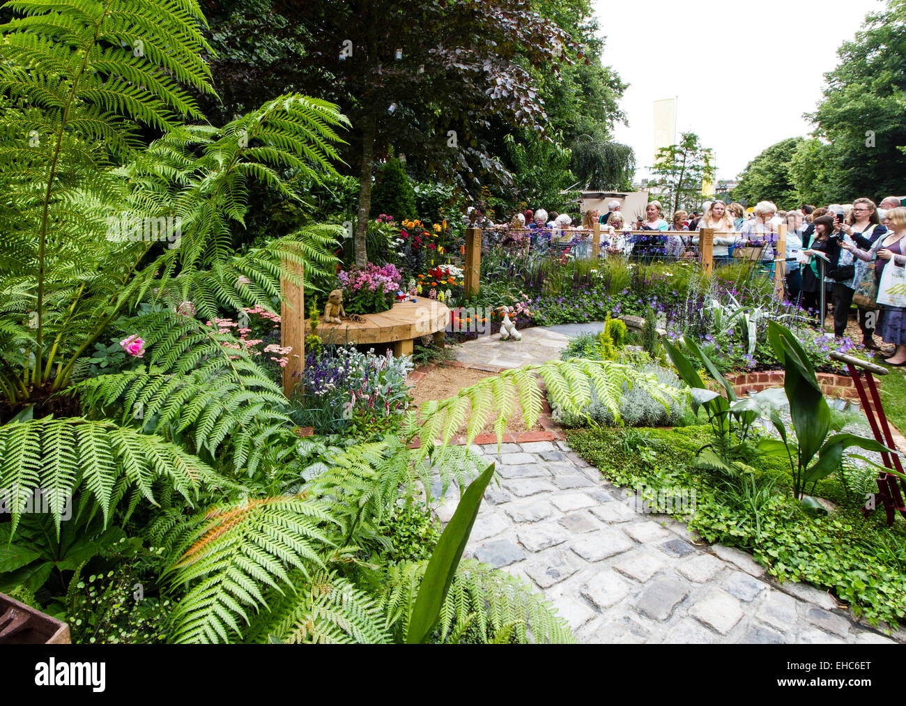 Hampton court flower show hi-res stock photography and images - Alamy