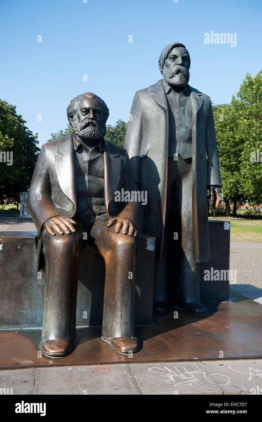 Berlin kommunistisches denkmal hi-res stock photography and images - Alamy