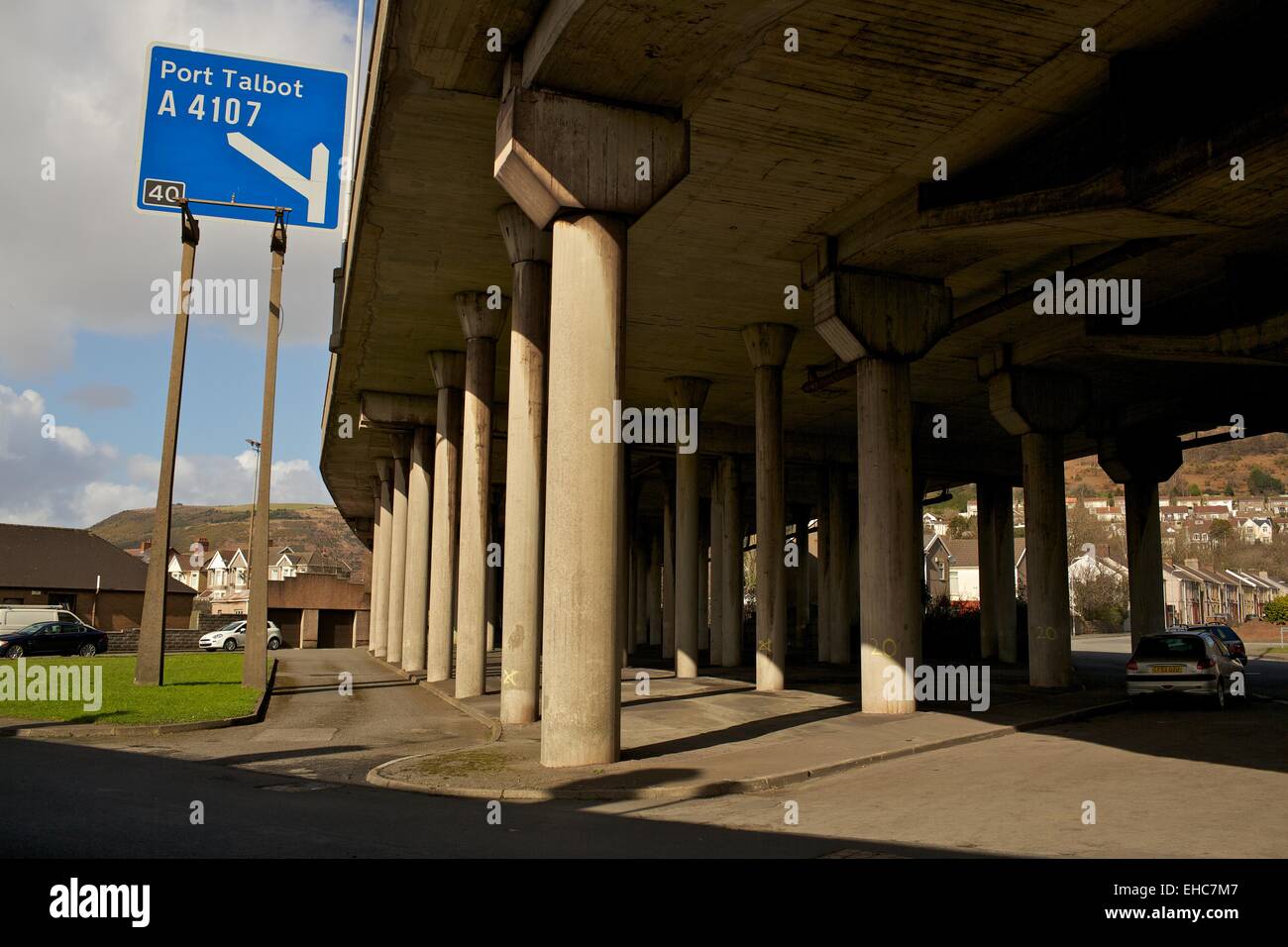 M4 motorway sign hi-res stock photography and images - Alamy