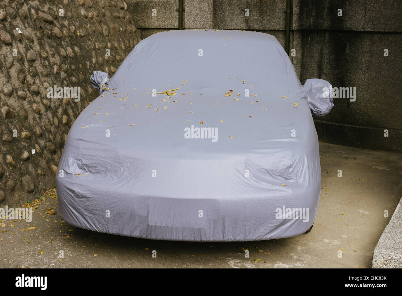 Car cover sheet hi-res stock photography and images - Alamy