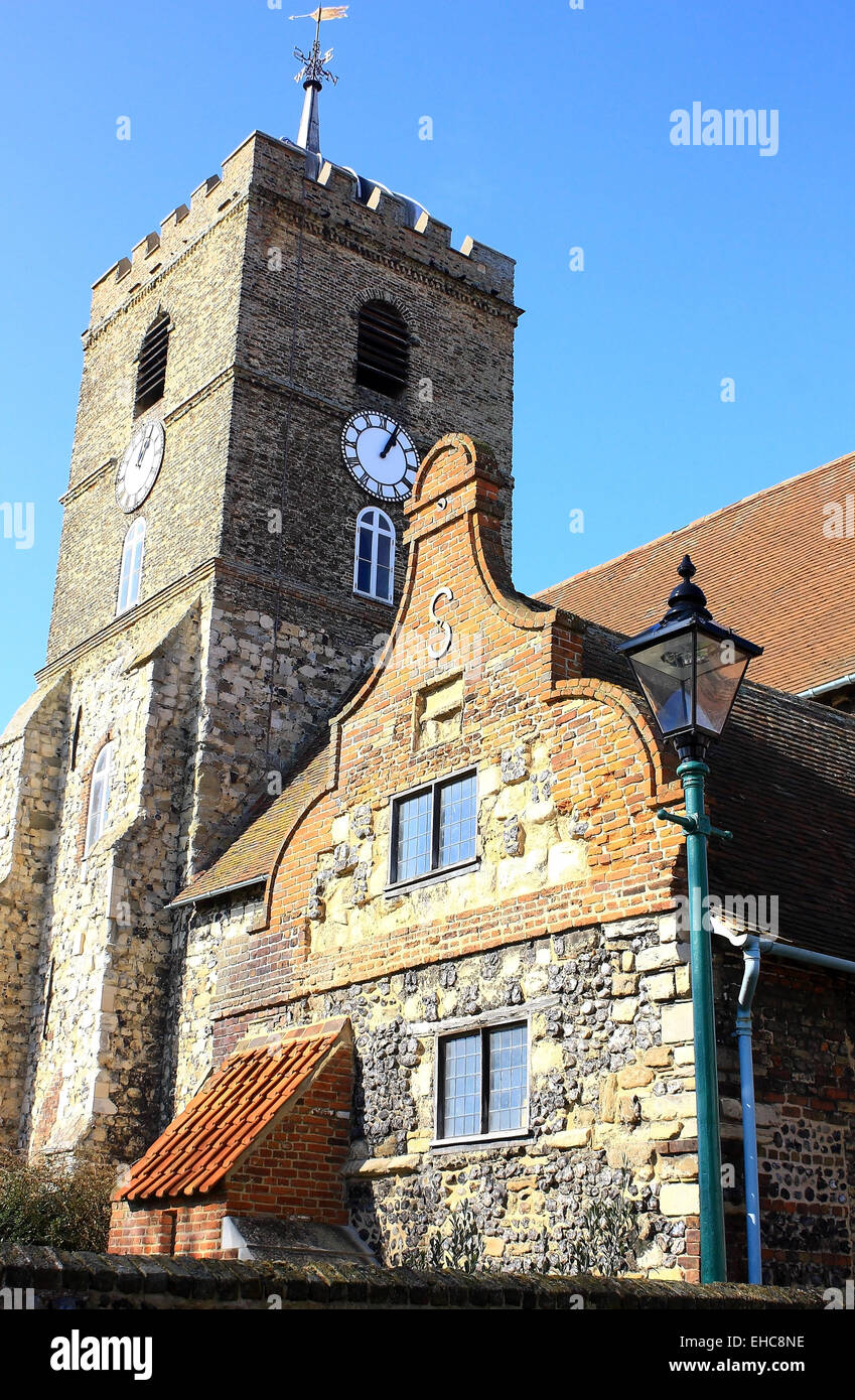 The clock tower of St Peters church in Sandwich Stock Photo - Alamy