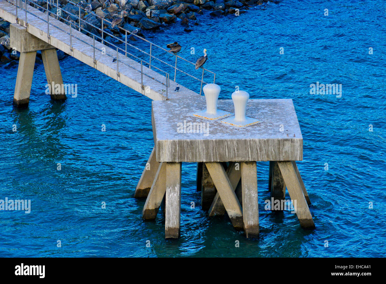 Rocks and pier hi-res stock photography and images - Alamy