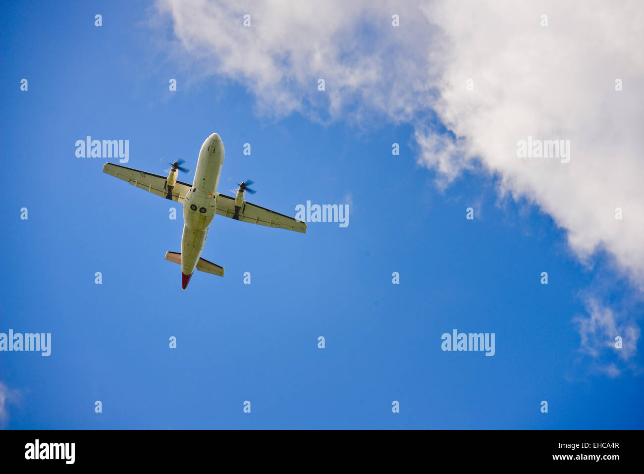 Descending plane hi-res stock photography and images - Alamy
