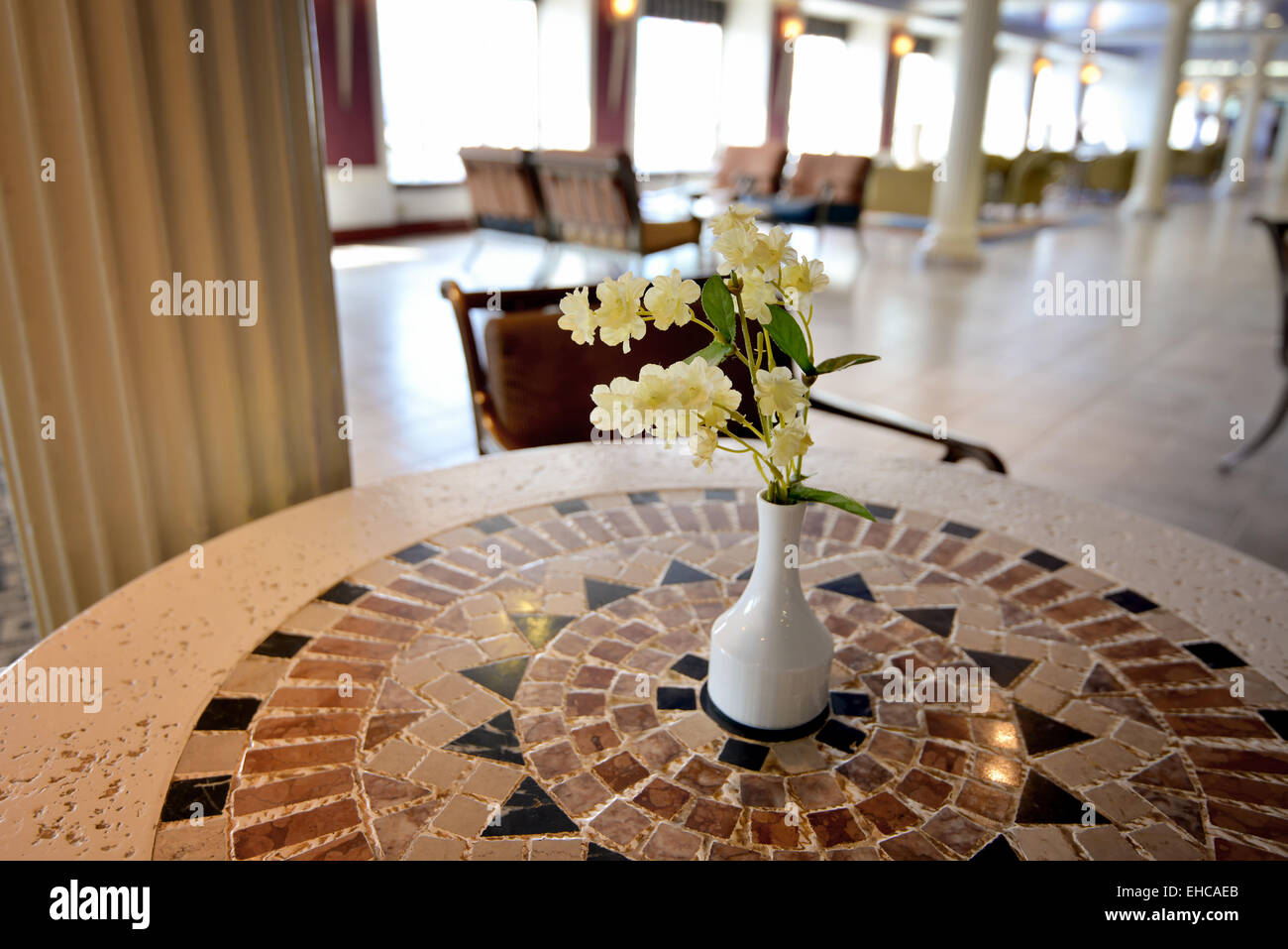 Antique white flower hi-res stock photography and images - Alamy