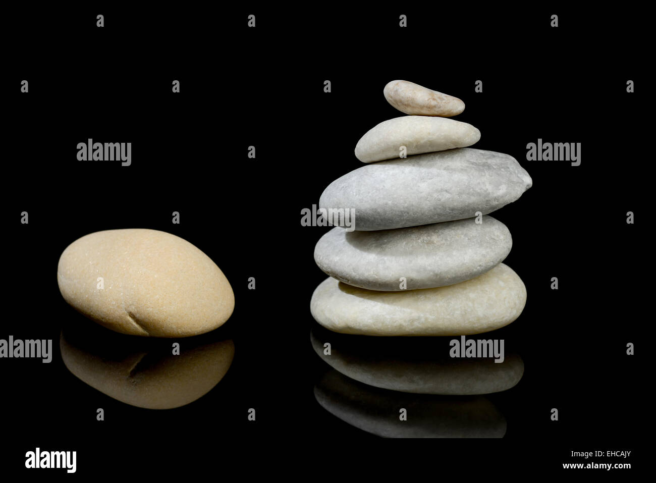 Black background stones hi-res stock photography and images - Alamy
