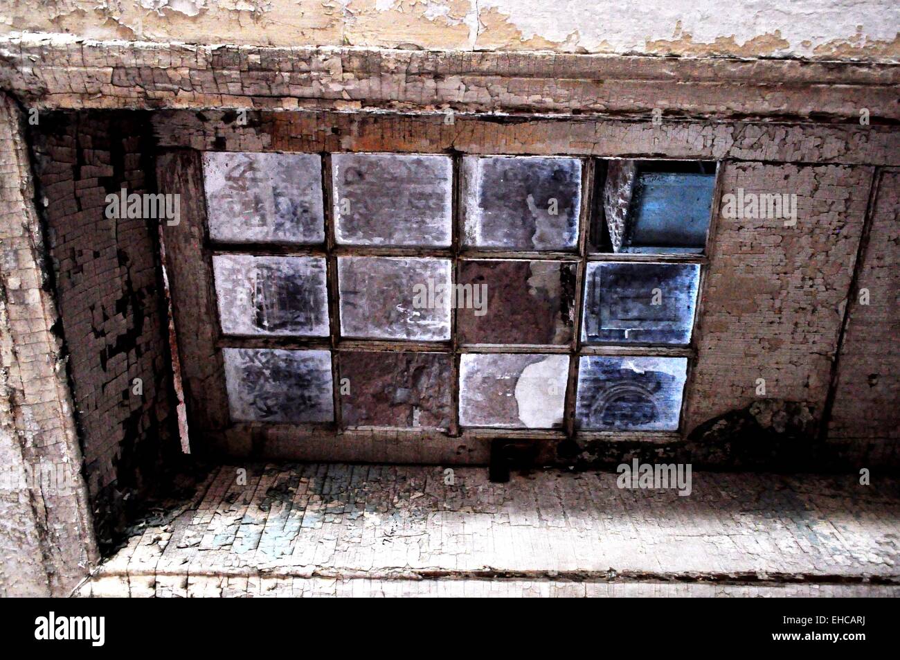 Dirty window hi-res stock photography and images - Alamy