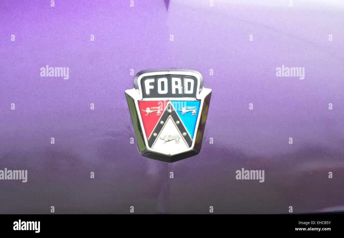 Ford badge hi-res stock photography and images - Alamy