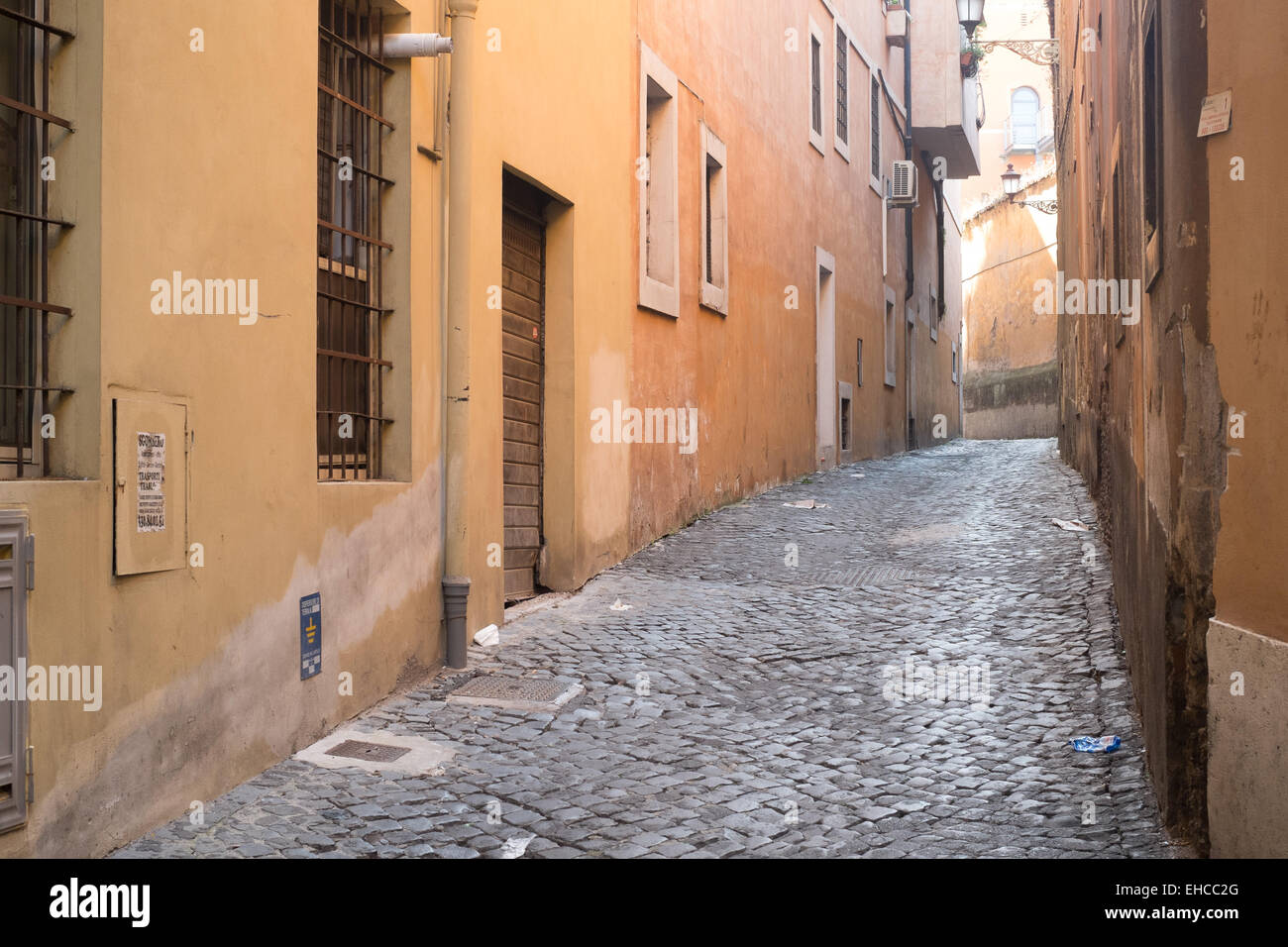 Quaint cobblestone road in Rome Italy Stock Photo - Alamy