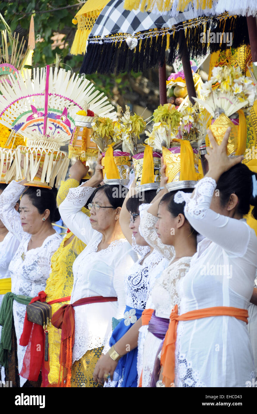 Balinese ceremony for the sea Stock Photo - Alamy
