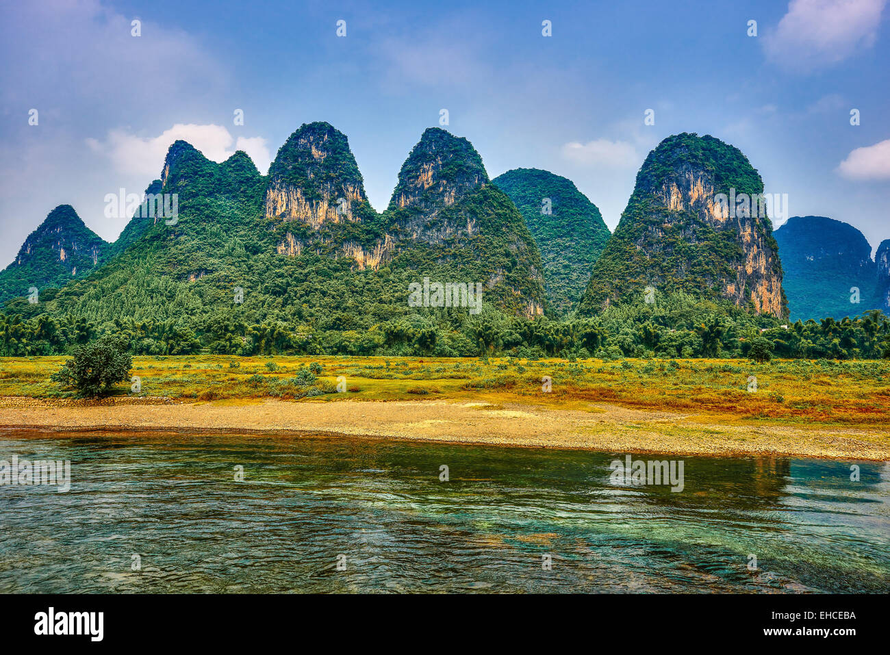 Li river, between Guilin and Yangshuo in Guangxi province China Stock ...