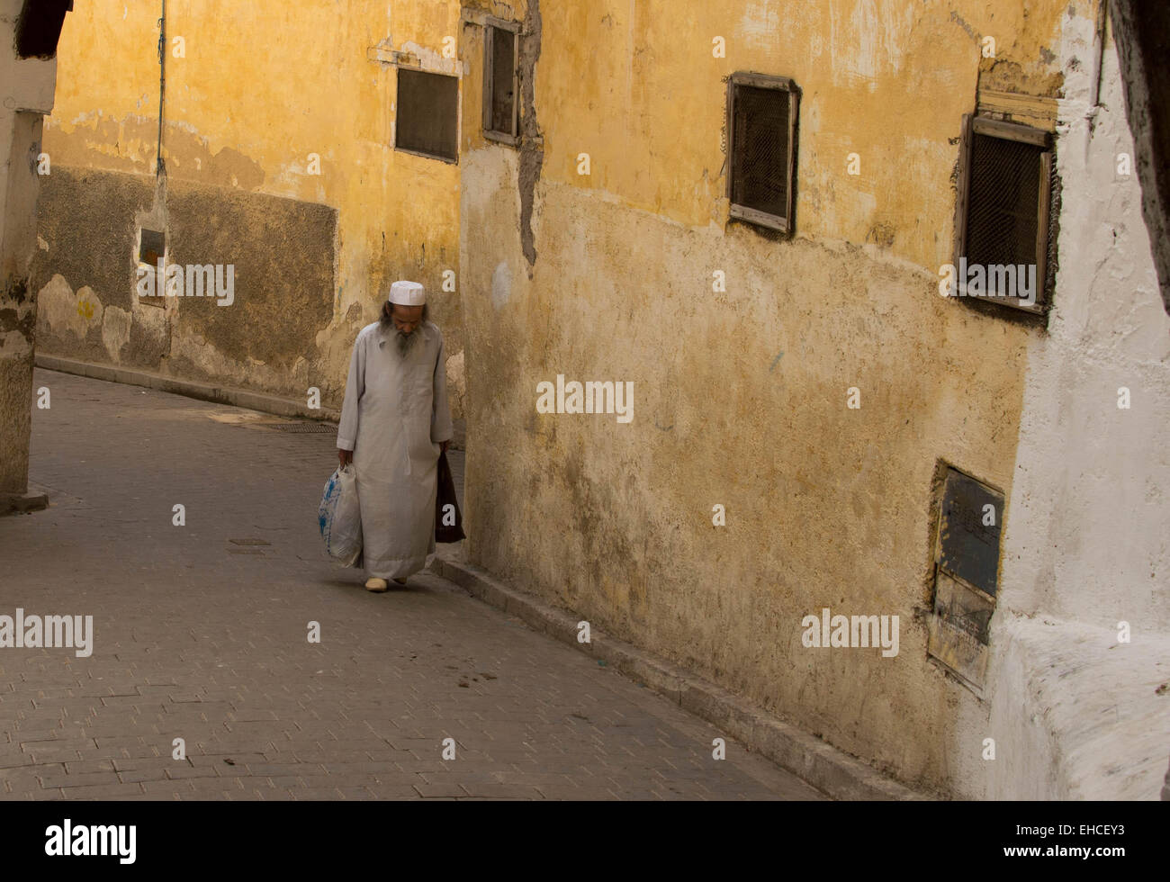 Old man returning from the Souk, Fes, Morocco Stock Photo - Alamy