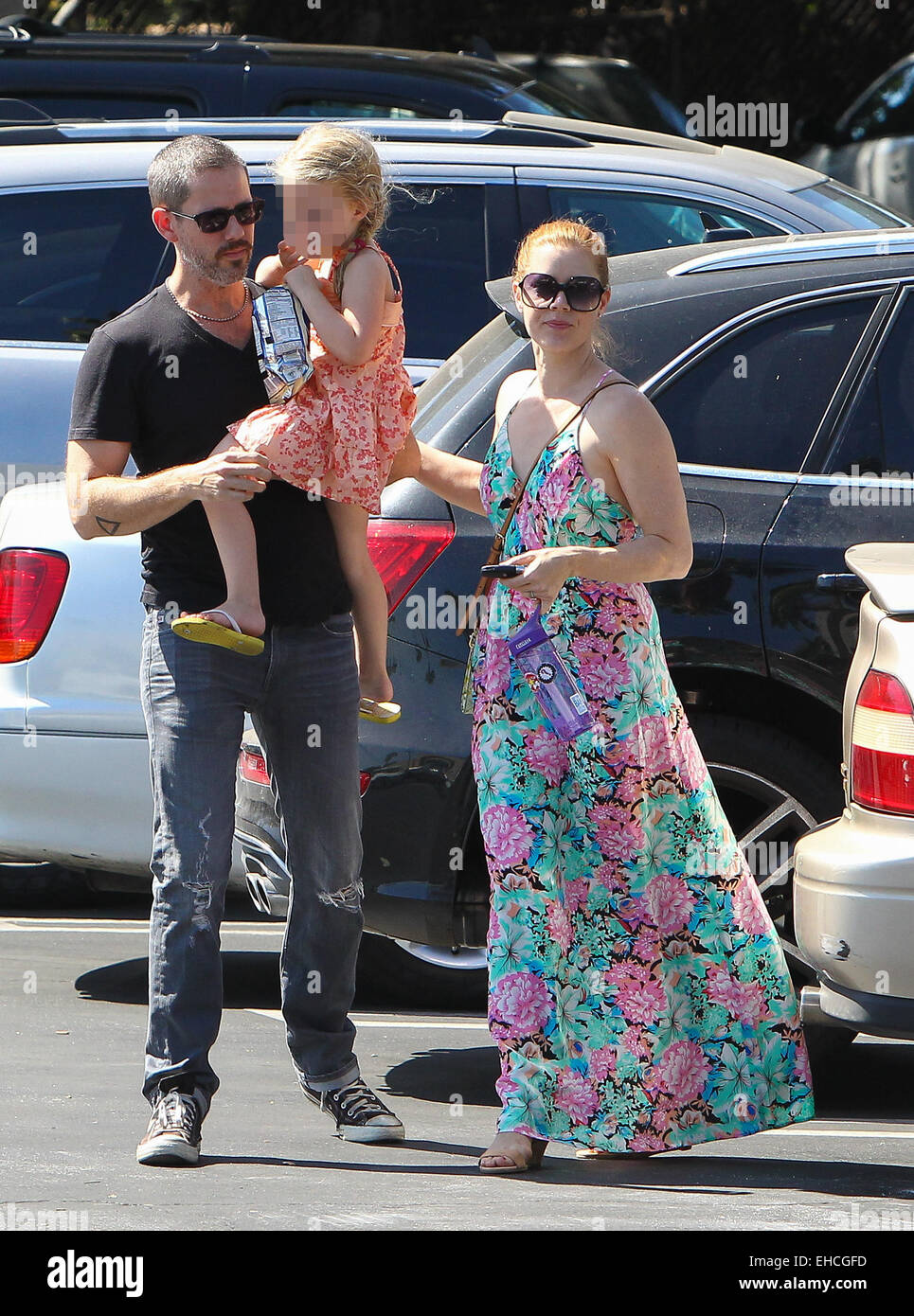 Amy Adams visits the Sherman Oaks Macy's store with husband Darren Le ...