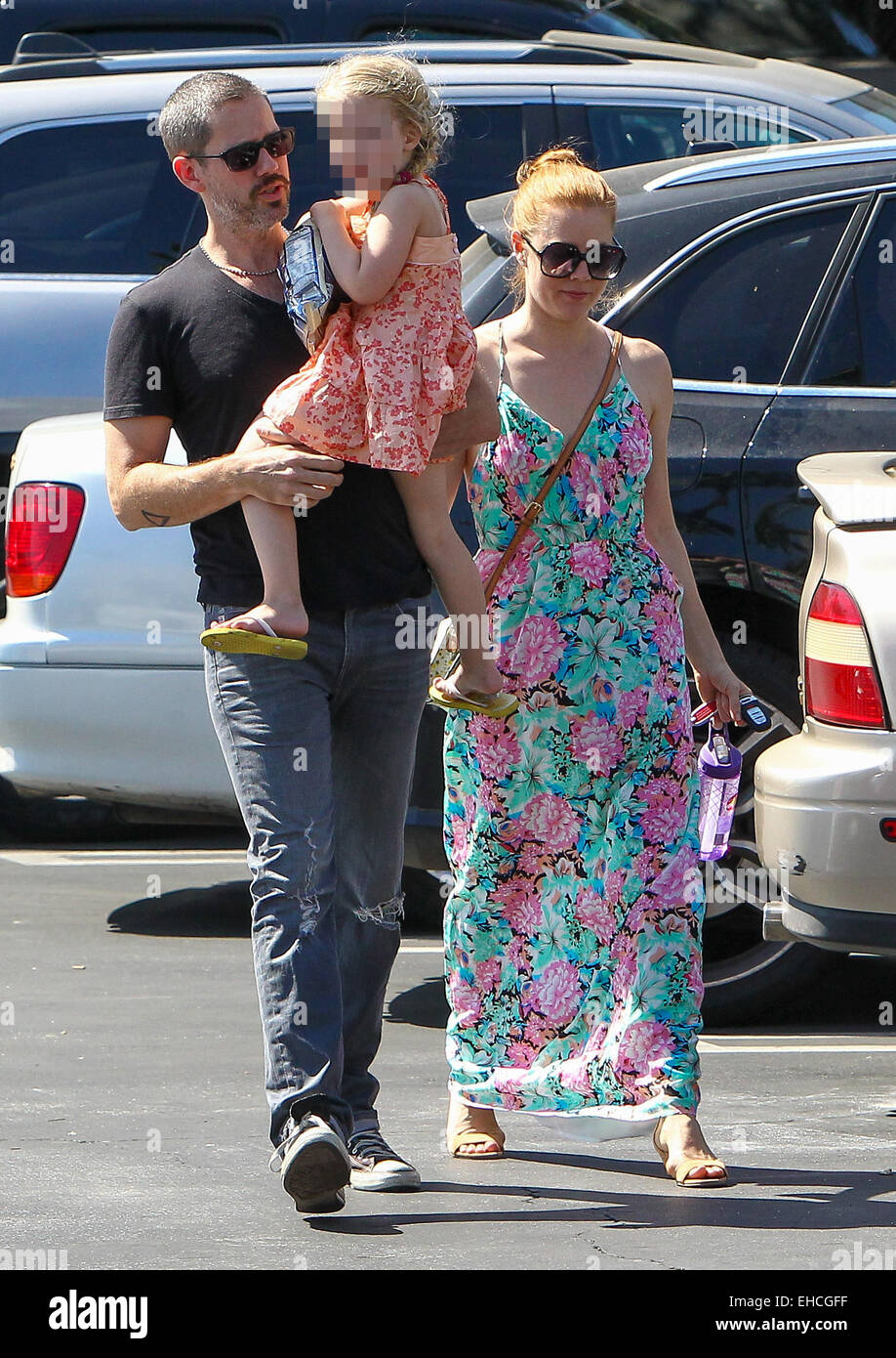Amy Adams visits the Sherman Oaks Macy's store with husband Darren Le ...