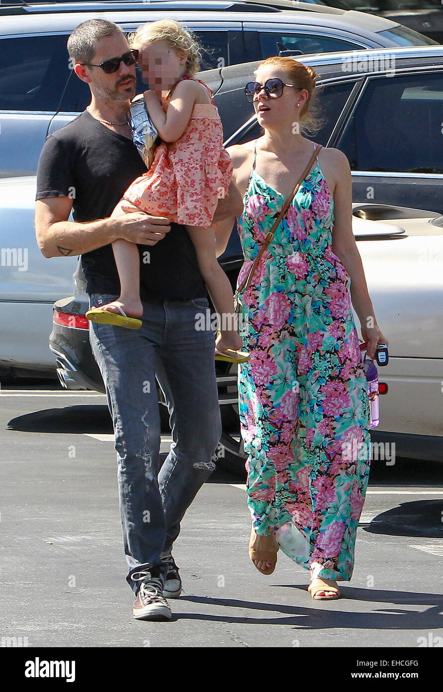 Amy Adams visits the Sherman Oaks Macy's store with husband Darren Le ...