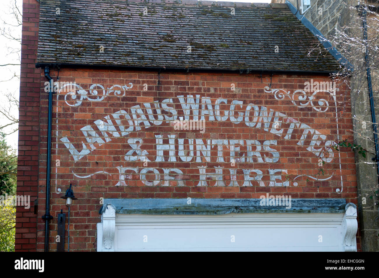 Coach house hi-res stock photography and images - Alamy