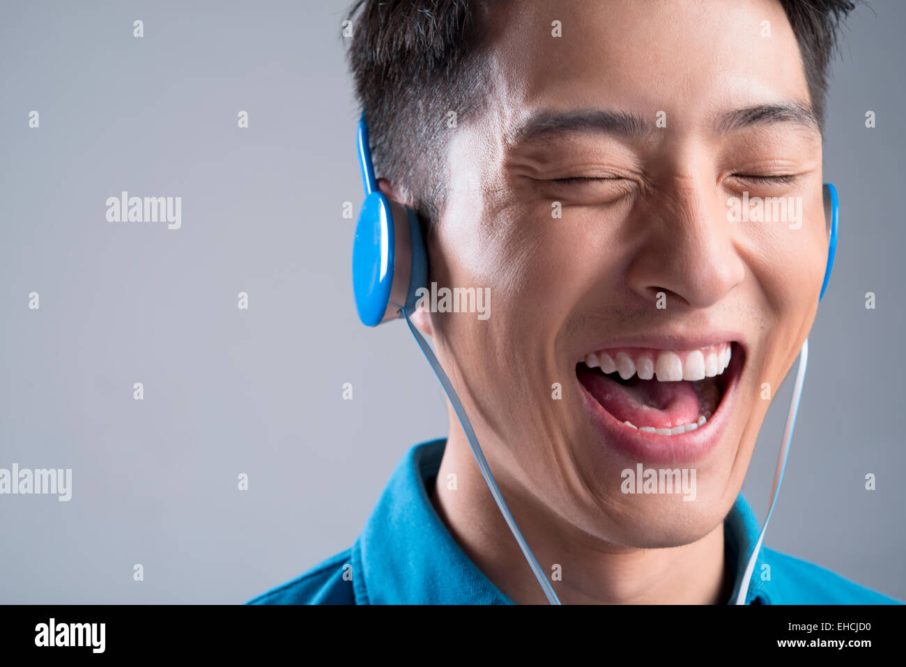 Close up shot man listening hi-res stock photography and images - Alamy