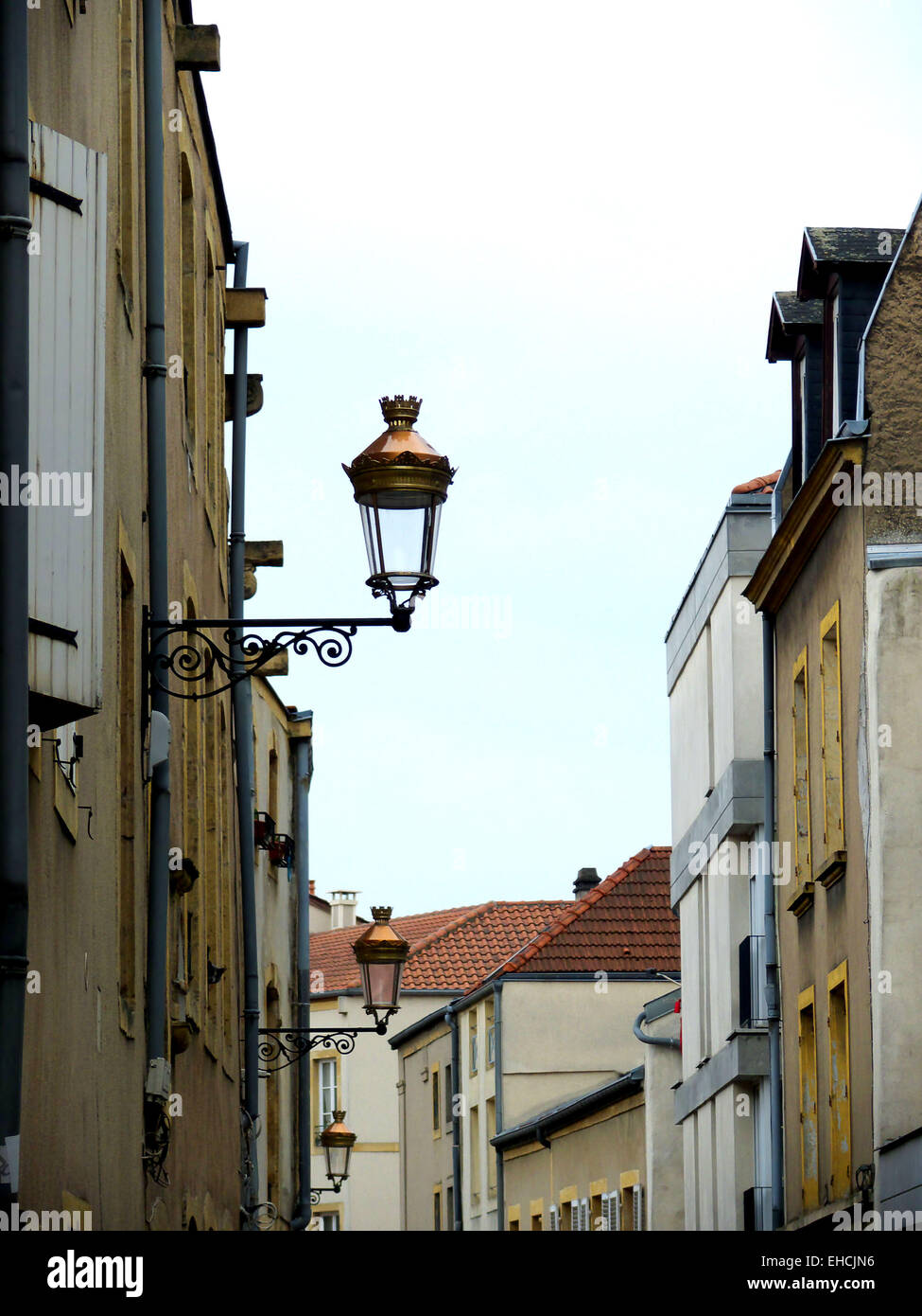 Strassenlaterne alley hi-res stock photography and images - Alamy