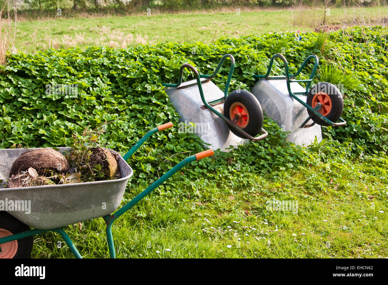 Schubkarren hi-res stock photography and images - Alamy