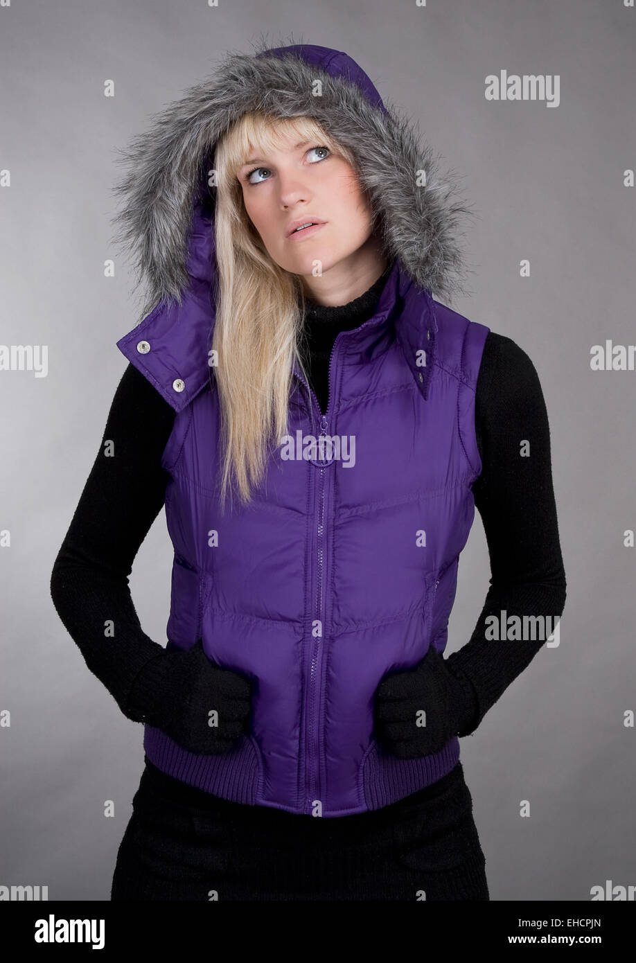 Frau winter mütze hi-res stock photography and images - Alamy