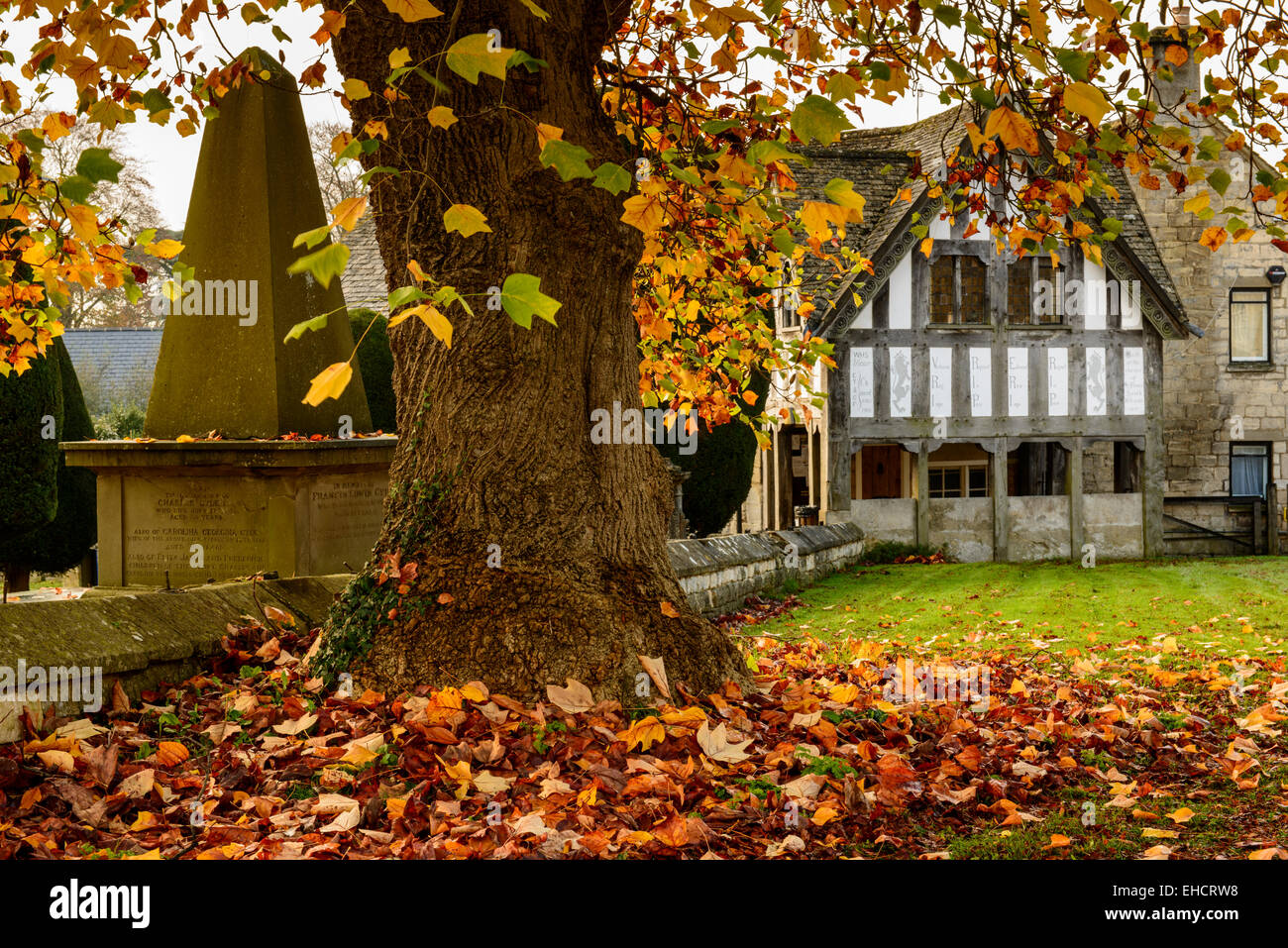 Lychgate hi-res stock photography and images - Alamy