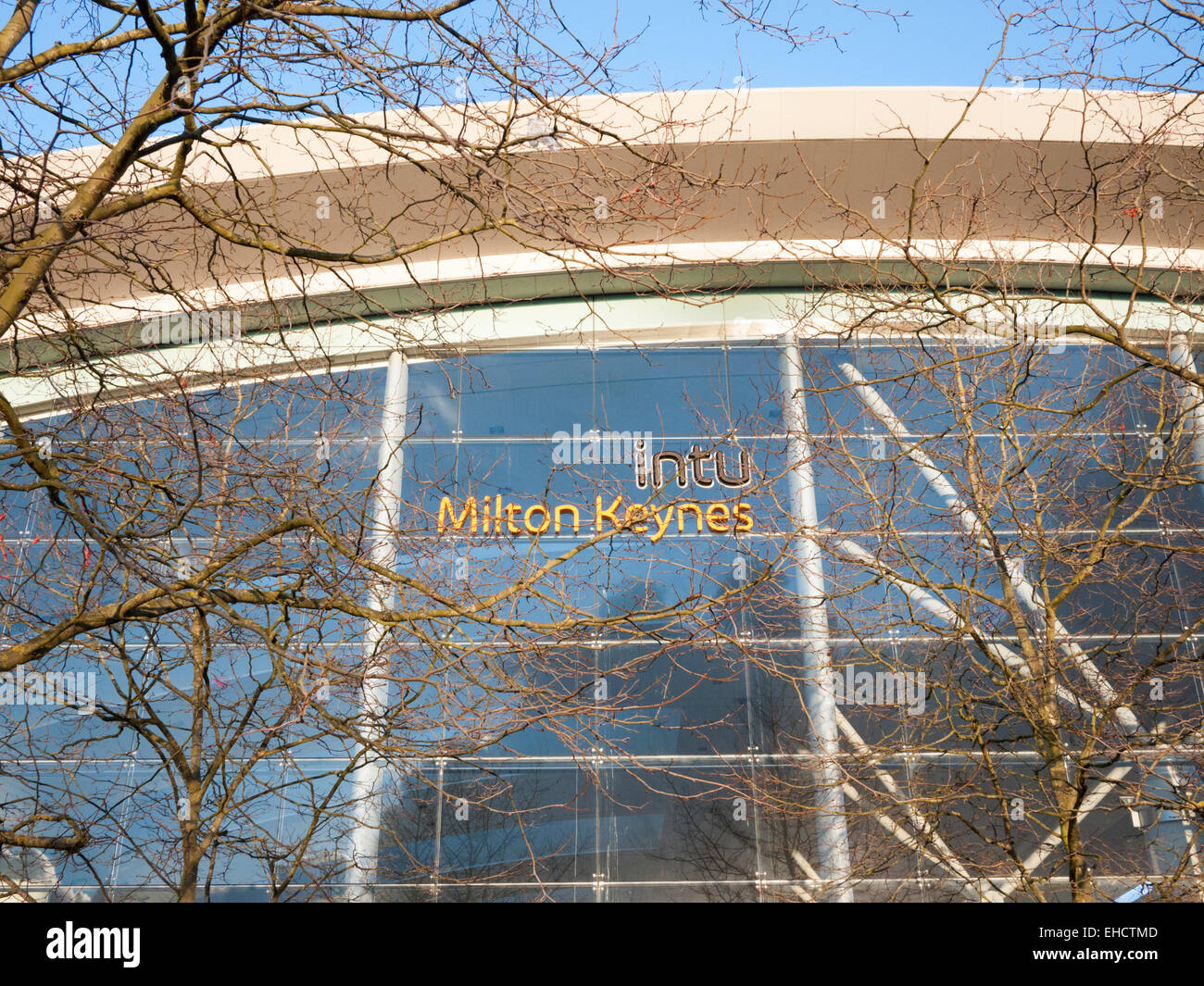 Modern glass buildings and architecture at INTU Milton Keynes shopping ...