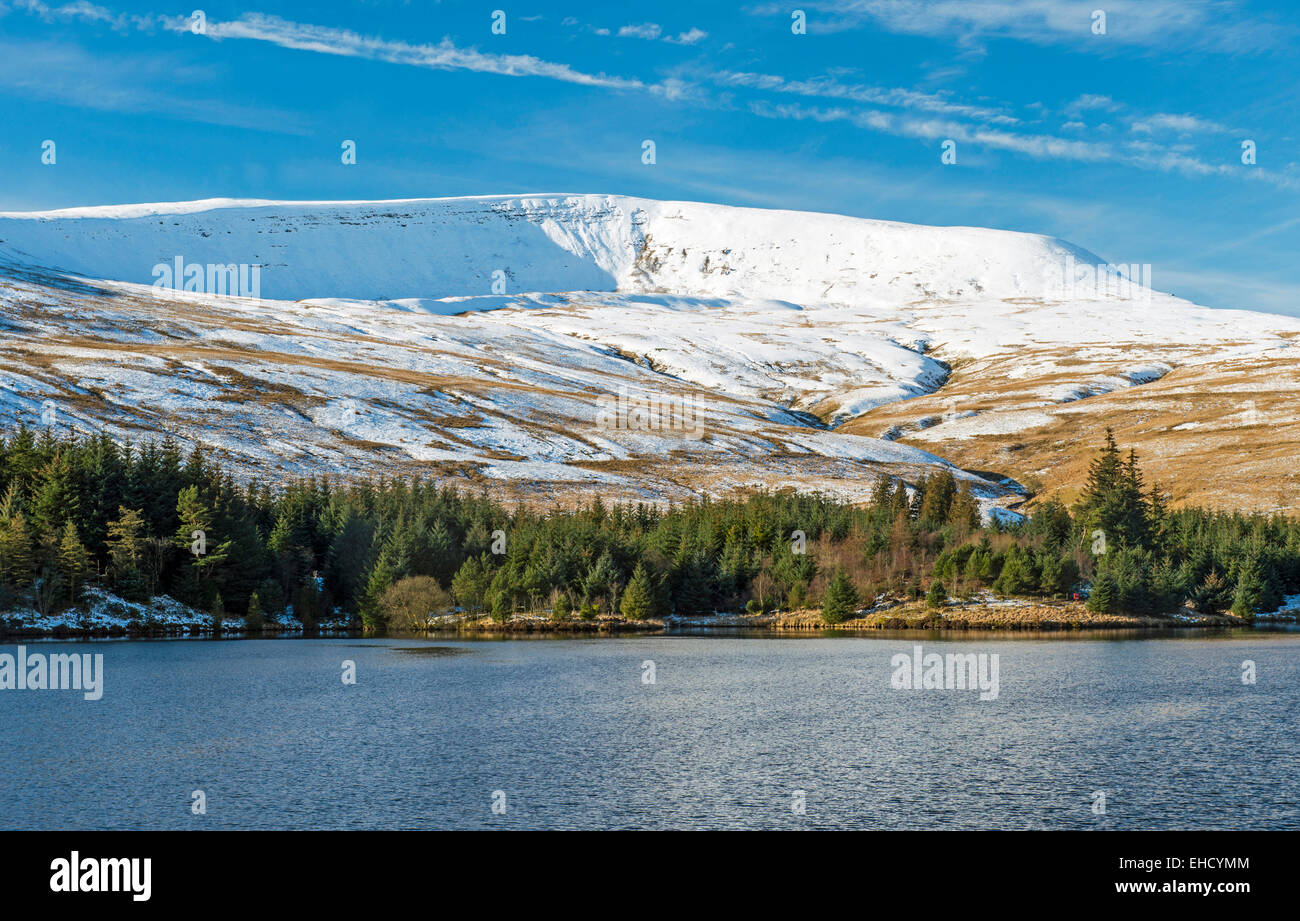 Brecon beacons snow hi-res stock photography and images - Alamy